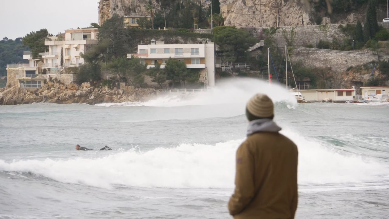 Mediterranean Surfing Paradox - Dirty Paws - aquasport.tv